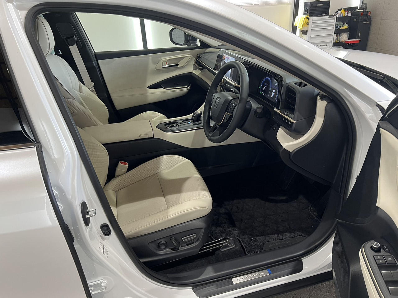 トヨタ クラウンクロスオーバー 2.5 G アドバンスト レザー パッケージ E-Four 4WD モデリスタエアロ ローダウン 21AW の中古車詳細 (2,800km, パールホワイト ...