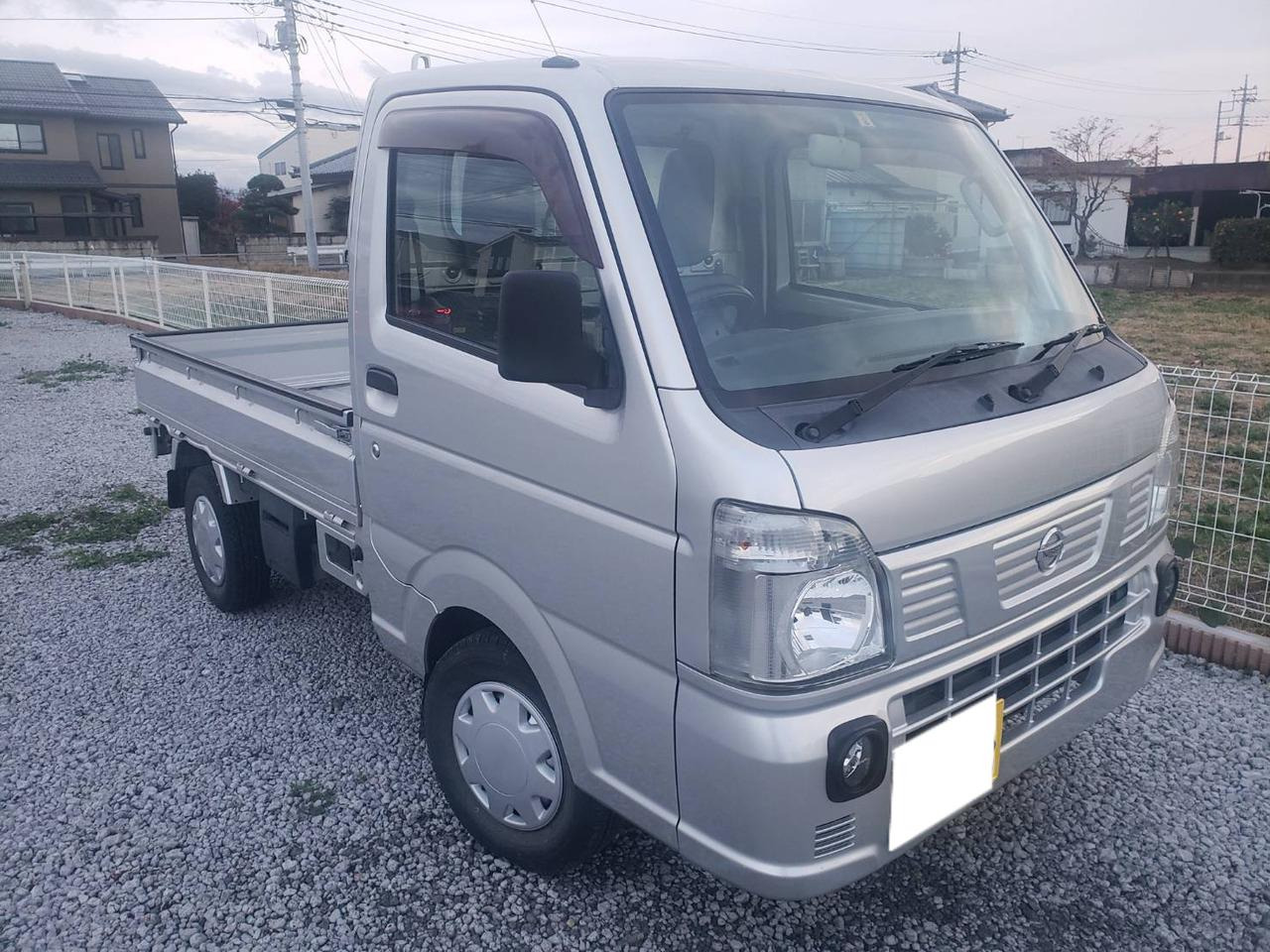 中古車 日産 NT100クリッパー DX 4WD の中古車詳細 (28,000km, シルキーシルバーメタリック, 群馬県, 83.5万円) | 中古車情報・中古車検索なら【車選びドットコム ...